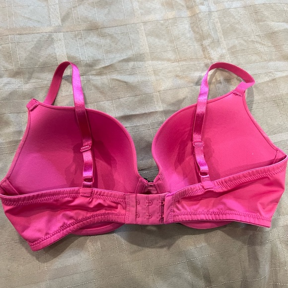 Maidenform | Intimates & Sleepwear | Maidenform Hot Pink Bra | Poshmark